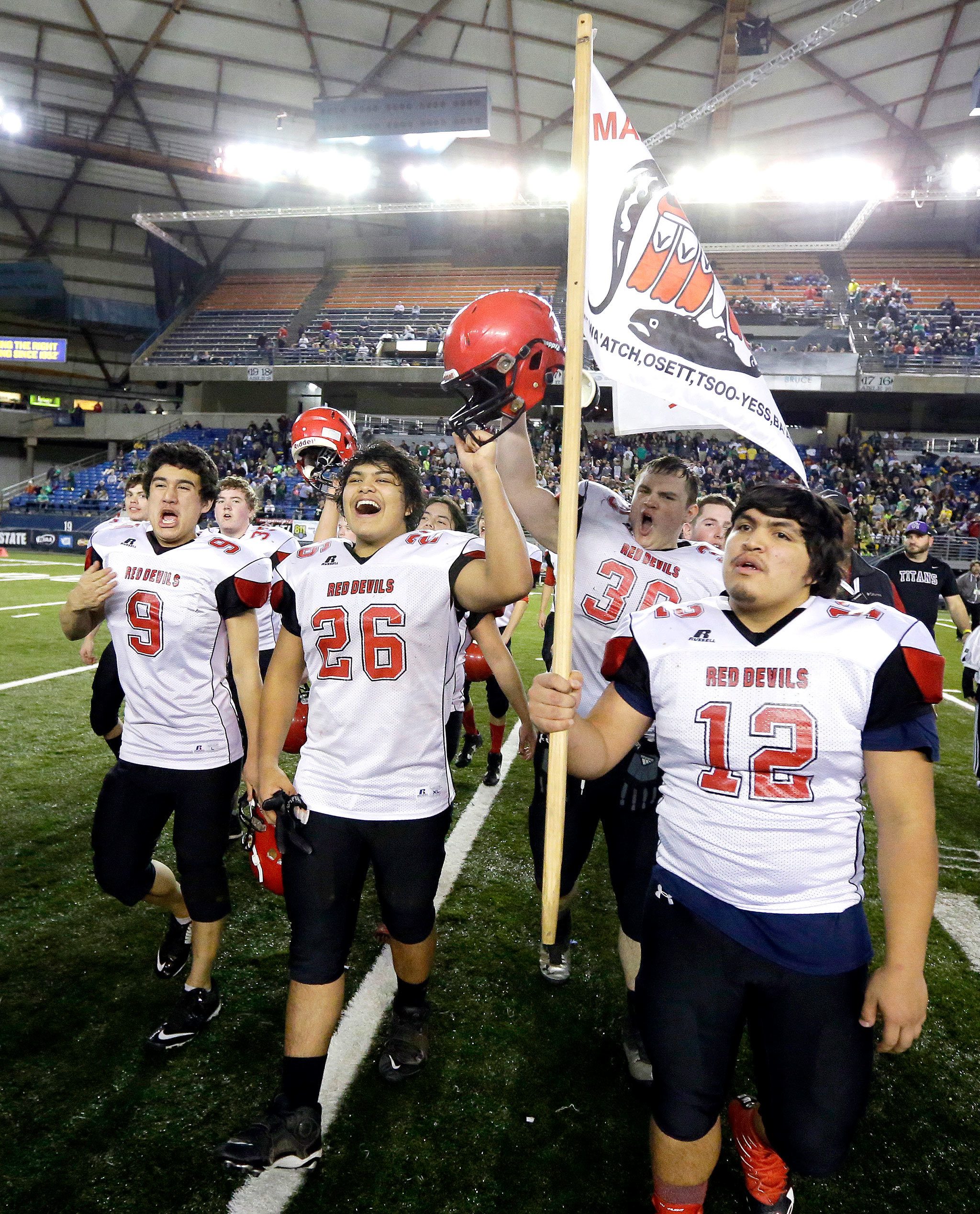 PREP FOOTBALL: Neah Bay passes final test, wins Class 1B state ...