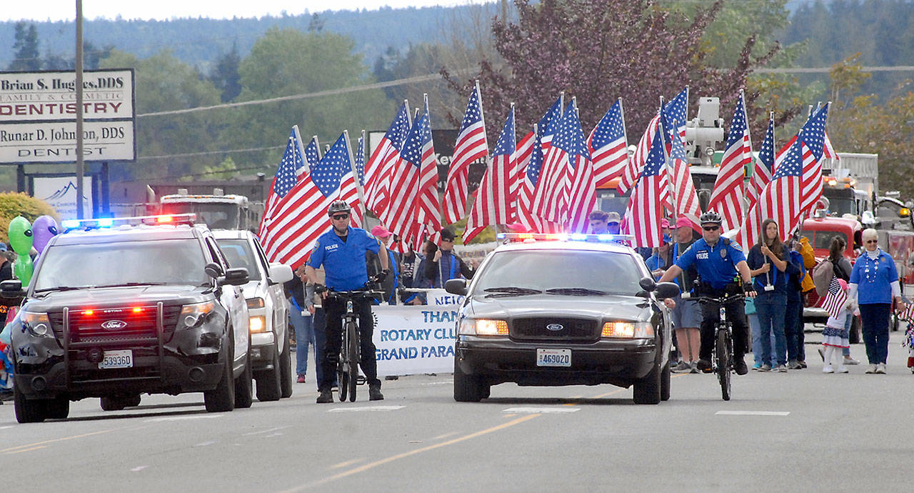 Visitors brave weather for Sequim Irrigation Festival | Peninsula Daily ...