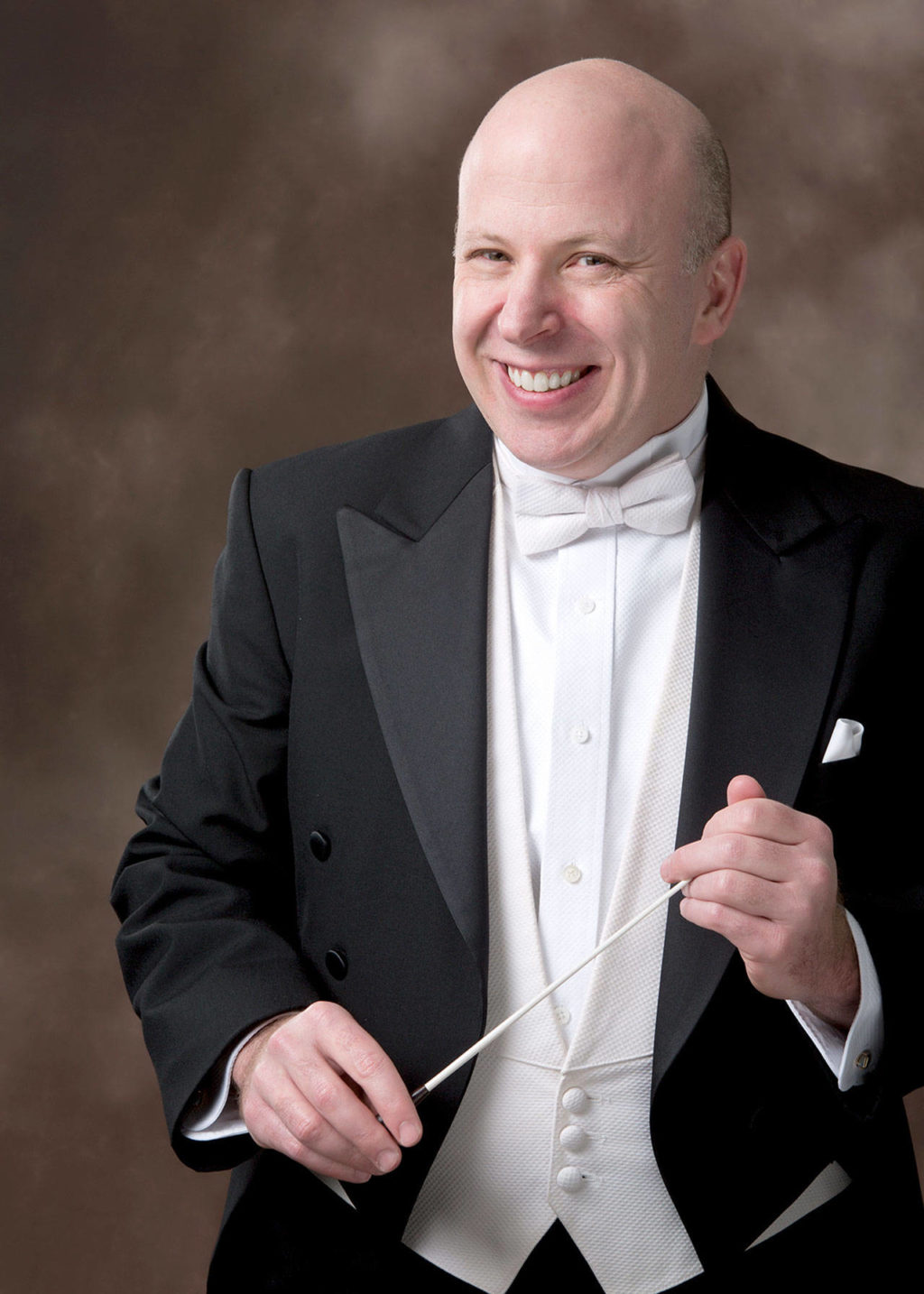 Pasternack signed to five-year deal with symphony | Peninsula Daily News