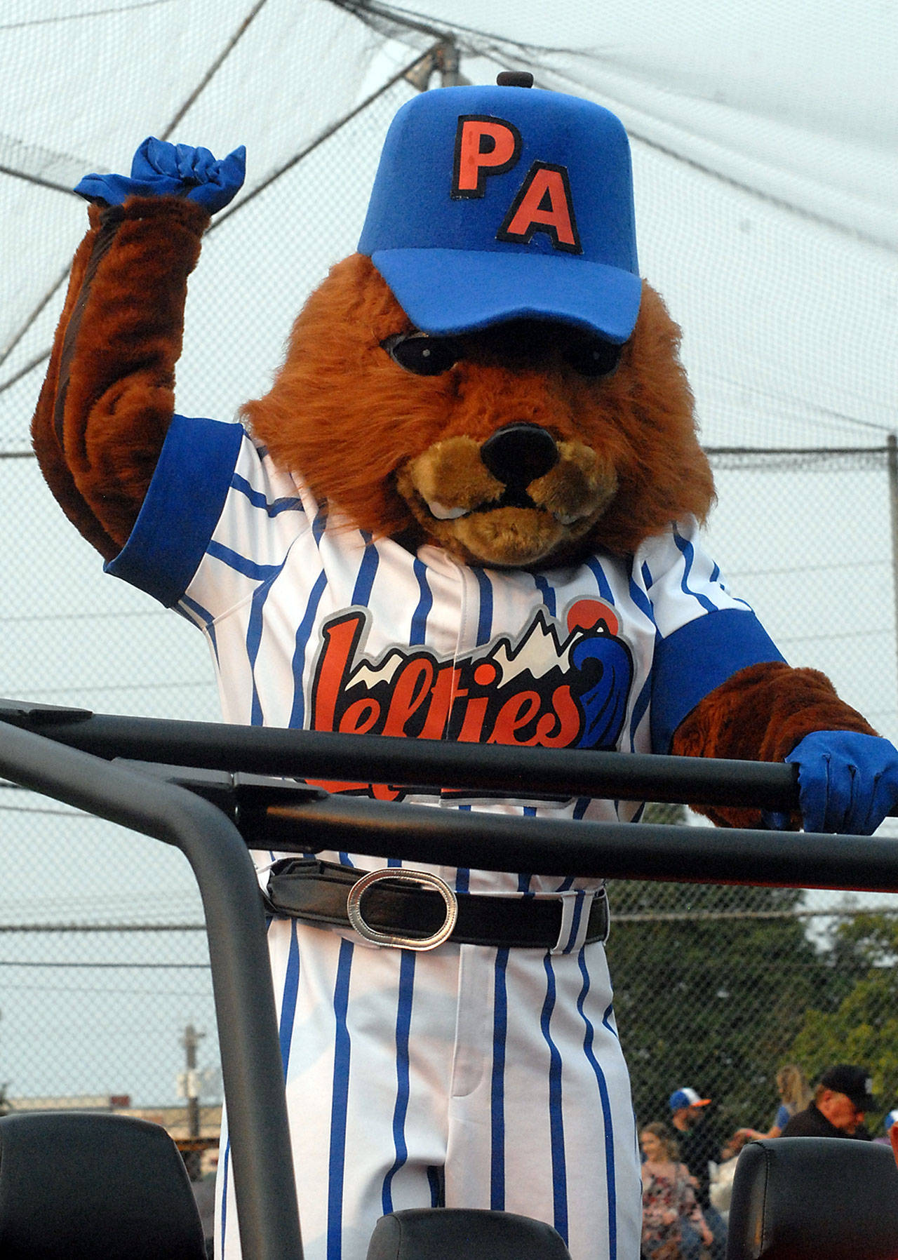 LEFTIES: Lefties end season with wild 17-16 come-from-behind 11th ...