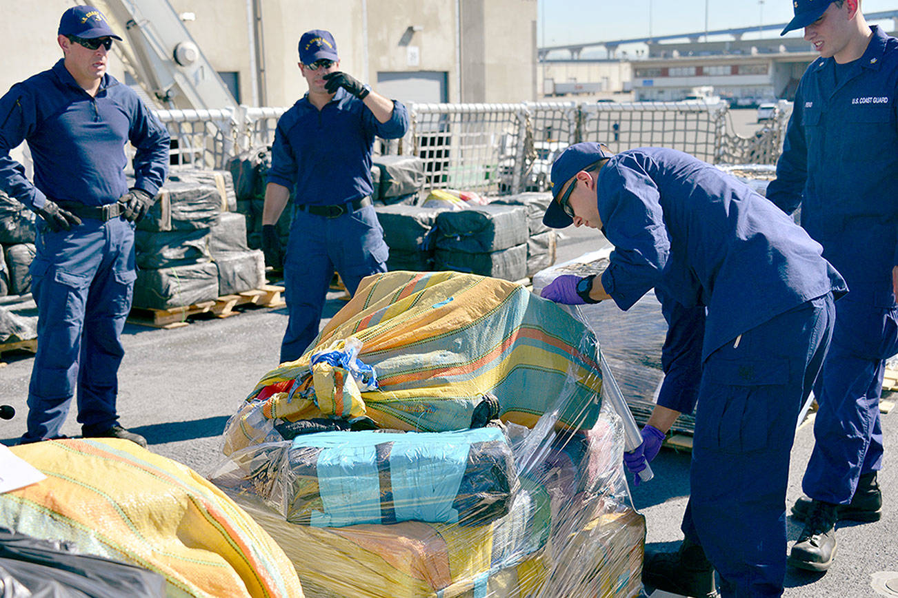 Cutter Active offloads seized cocaine | Peninsula Daily News
