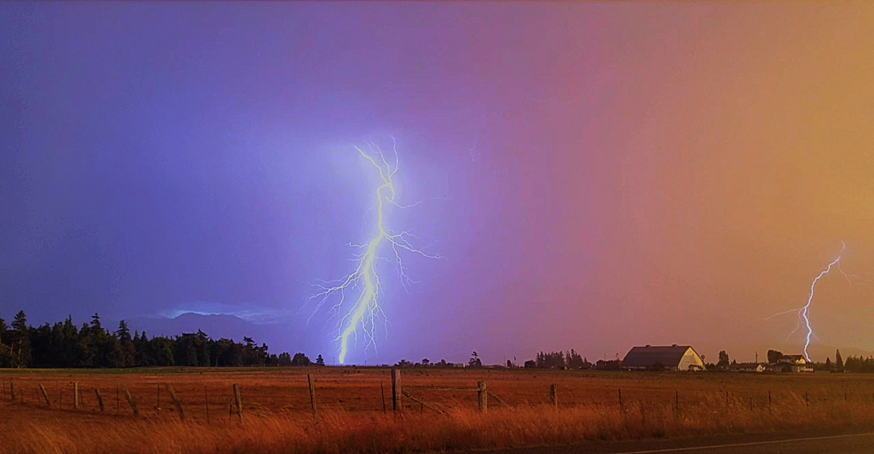 PHOTO GALLERY: Readers submit many photos from Thursday night's storm ...