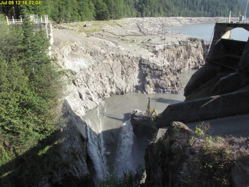 VIDEO — Fire in the hole! Watch as explosives rip Glines Canyon Dam on ...