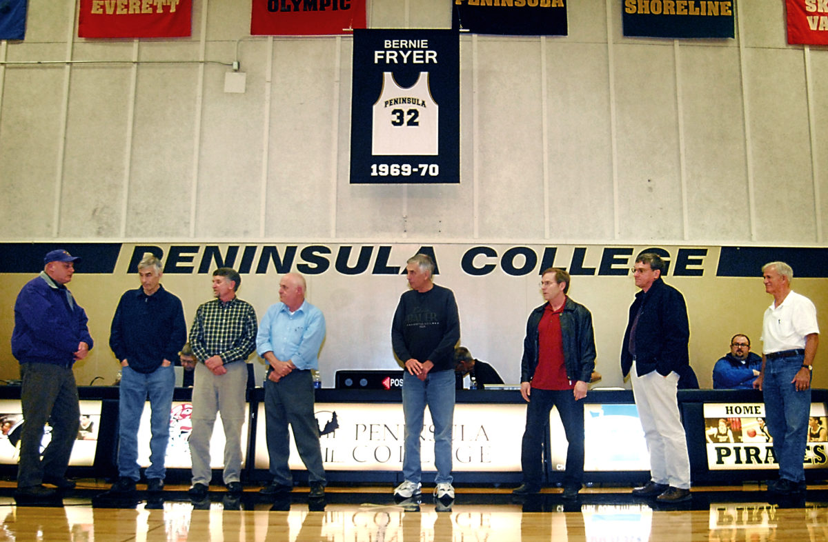 MEN'S BASKETBALL: Peninsula beats Olympic behind strong second half ...