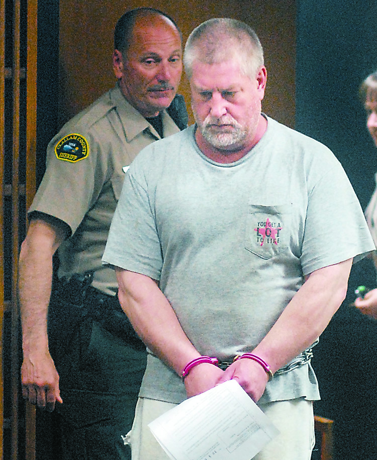 Man who bulldozed houses held on $1 million bail | Peninsula Daily News
