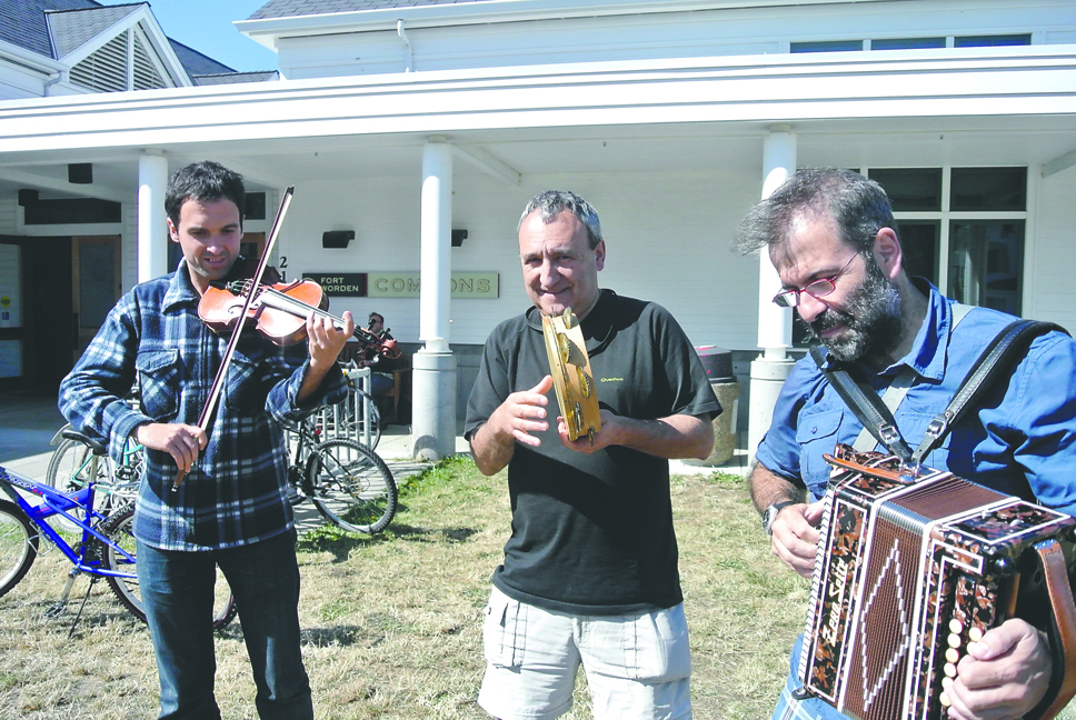 WEEKEND: Basque musicians enjoy international airs of Fiddle Tunes ...