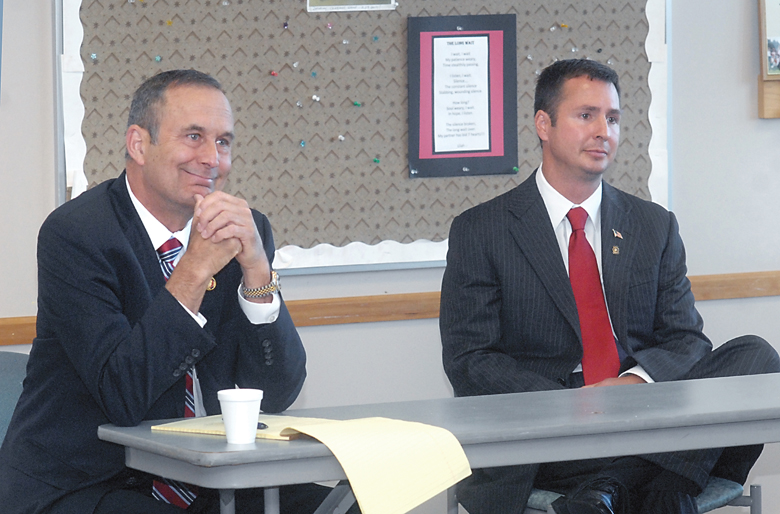 Clallam prosecutor hopefuls tout experience, weigh in on pot at forum ...