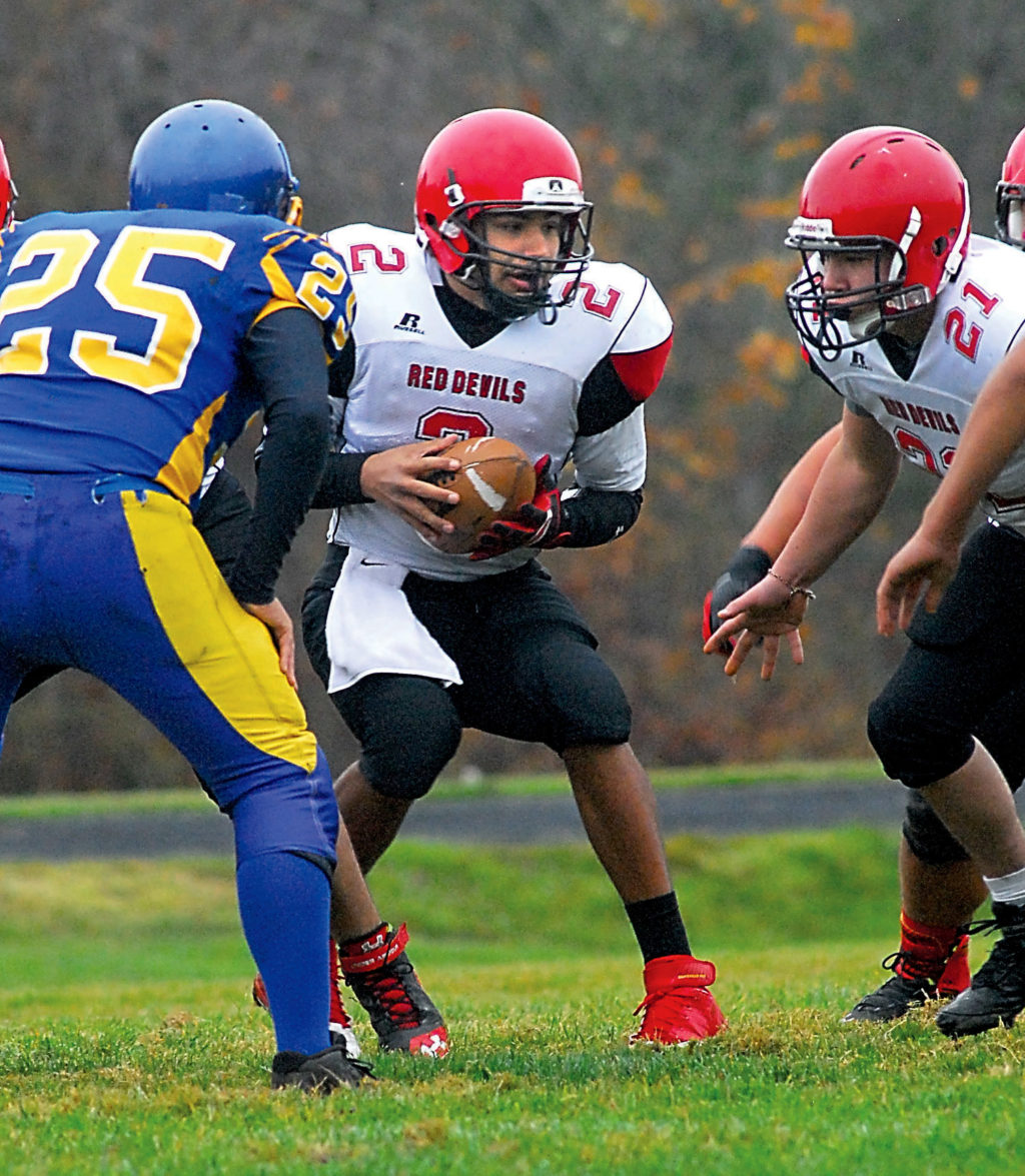 PREP FOOTBALL: Greene brothers lead Neah Bay over Crescent | Peninsula ...