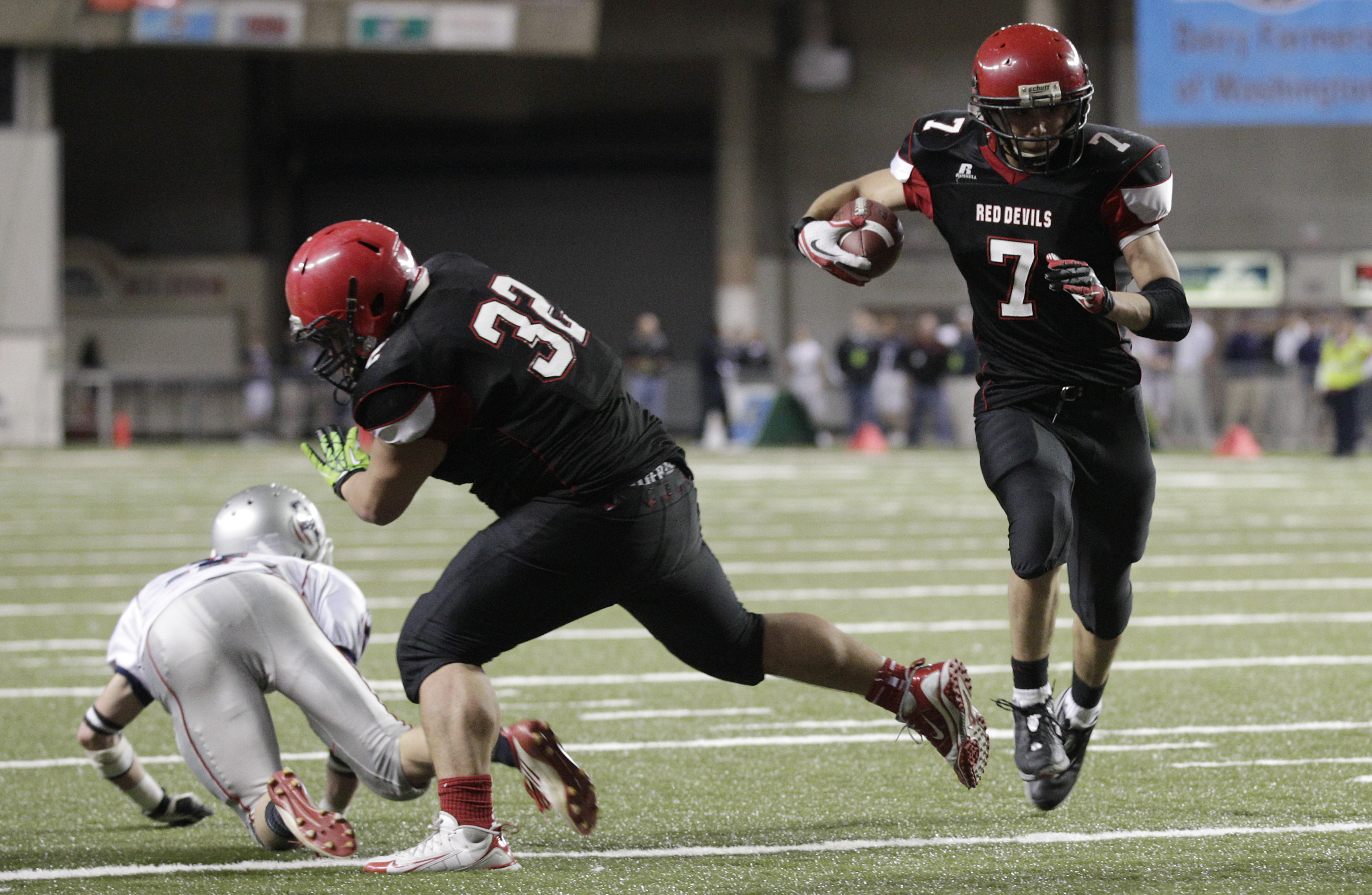 UPDATED (with 8 photos) — Neah Bay plays hard but is defeated in ...