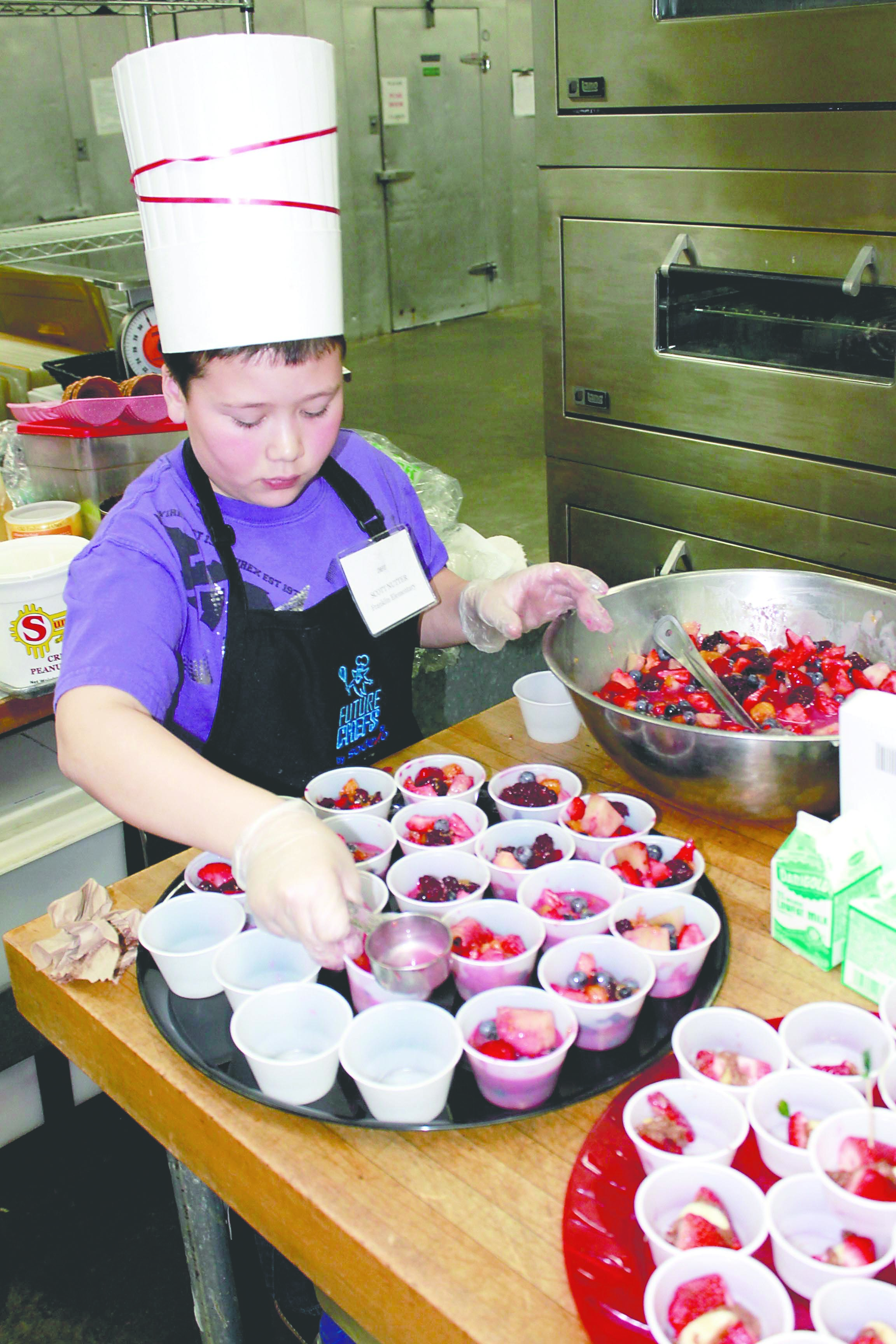 Port Angeles students to compete in healthy salad challenge | Peninsula ...