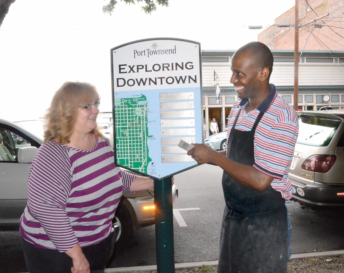 Port Townsend introduces uptown, downtown merchant signs | Peninsula ...