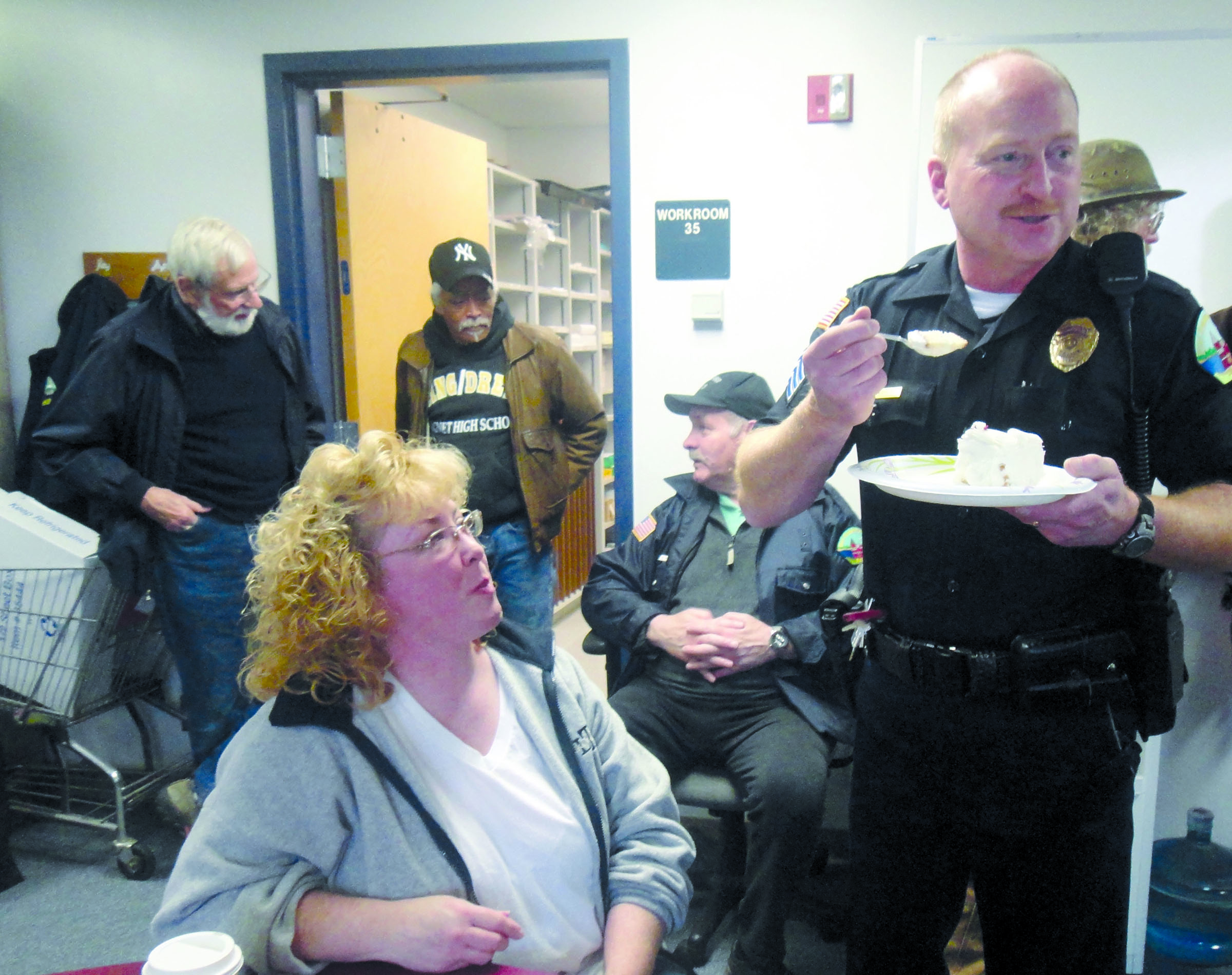 Longtime Port Townsend policeman given sendoff | Peninsula Daily News