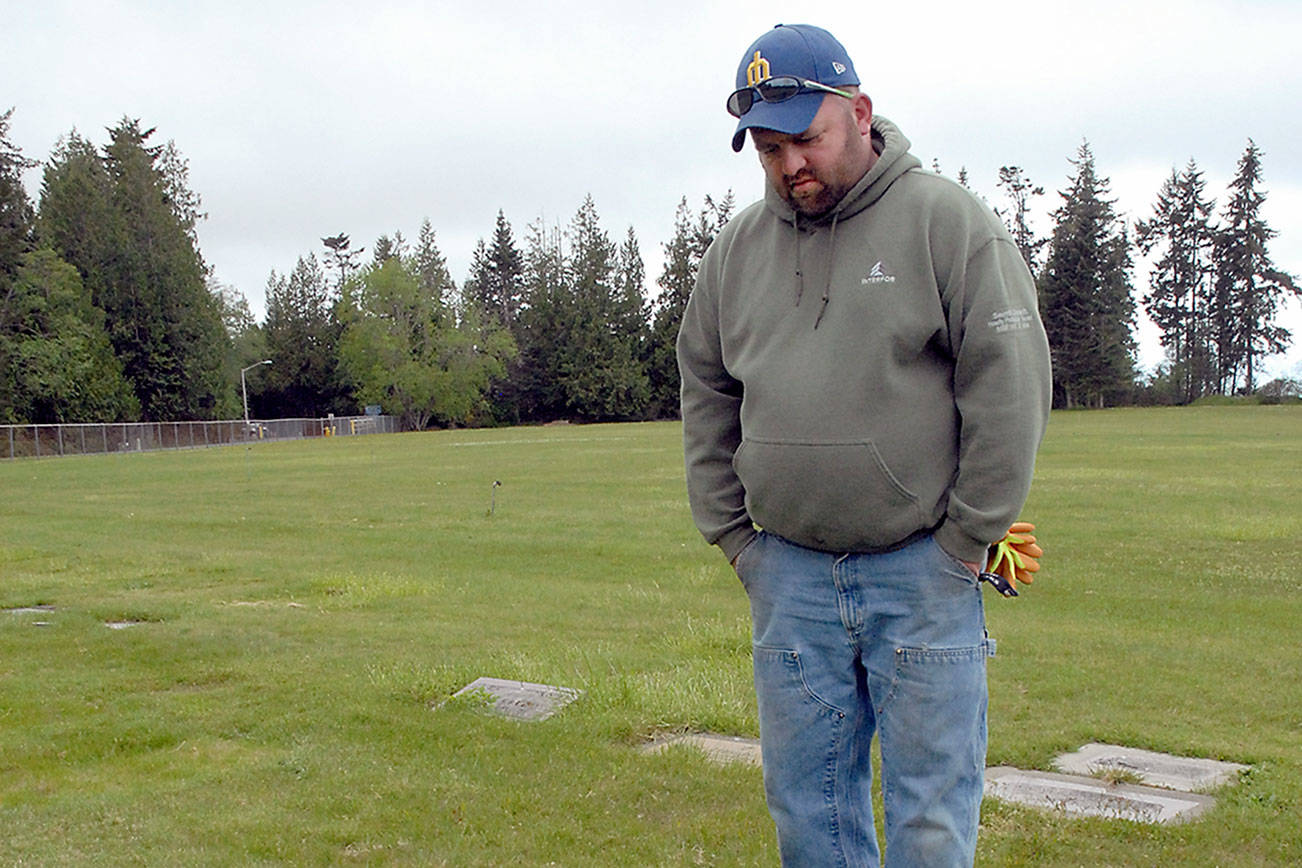 Grown son of woman murdered 40 years ago watches court proceedings ...
