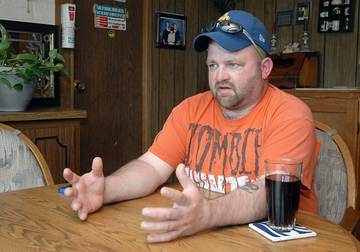 Grown son of woman murdered 40 years ago watches court proceedings ...