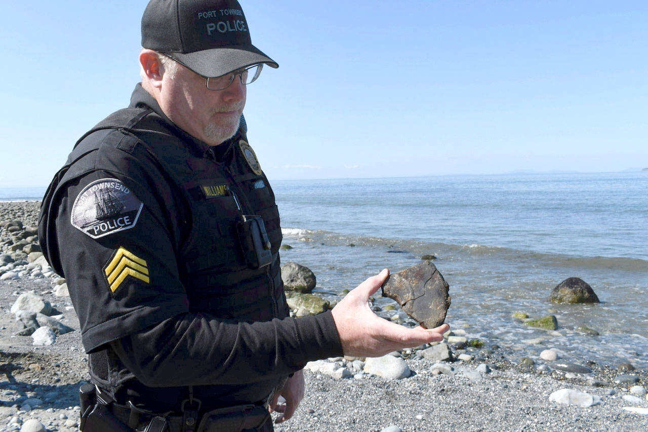 Bomb squad investigates metal object found on Port Townsend beach ...