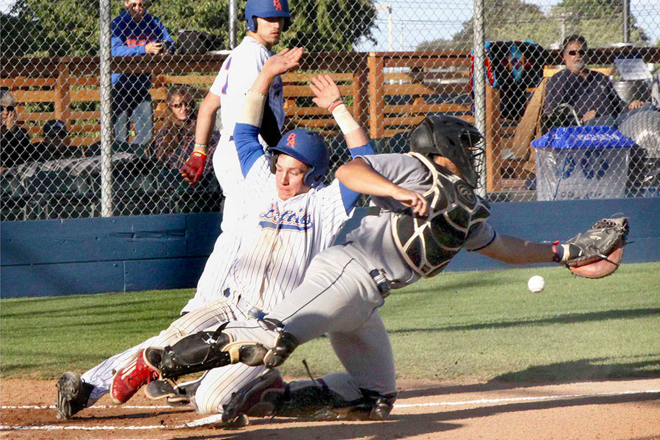 LEFTIES: Lefties steal a win over Kelowna | Peninsula Daily News