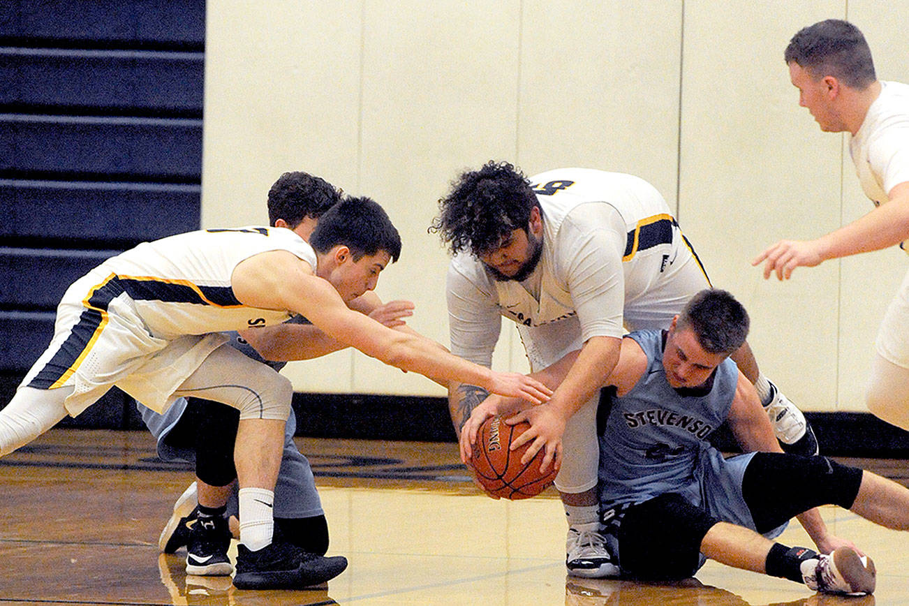 DISTRICT BASKETBALL: Forks spreads ball around in win over Stevenson ...