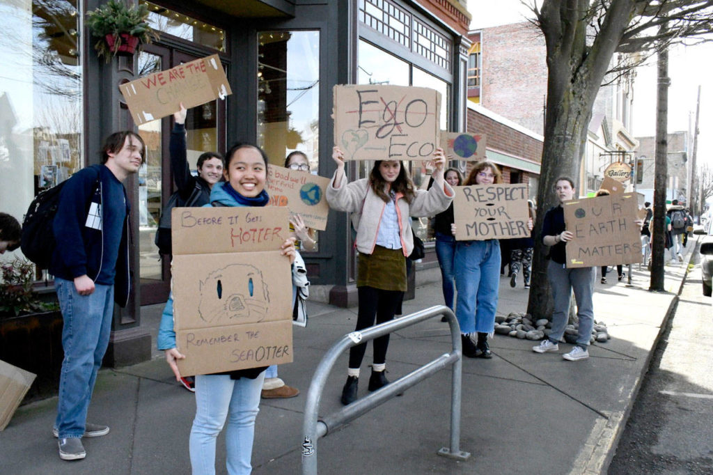 PHOTO: Port Townsend students protest for change | Peninsula Daily News