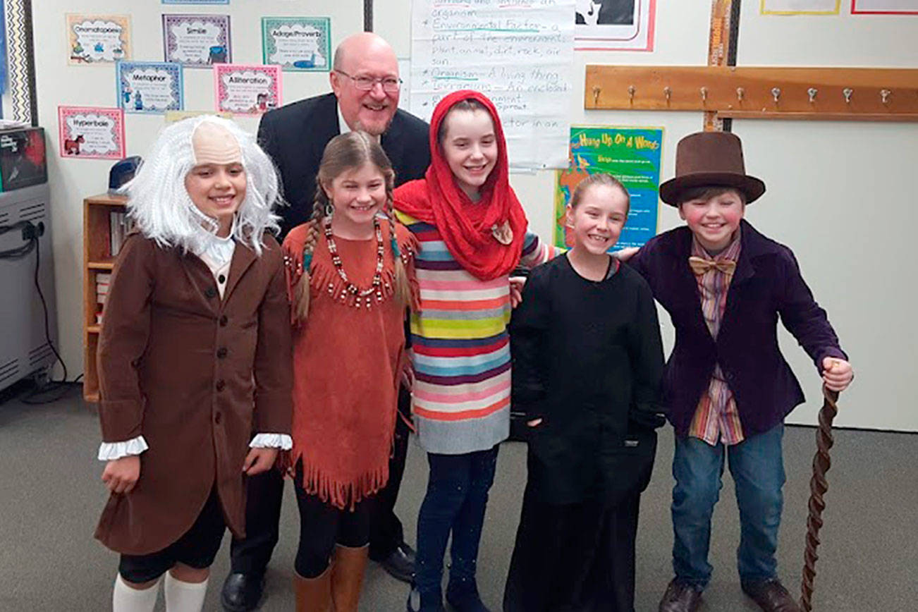 Hamilton Elementary School students portray notable historical figures ...