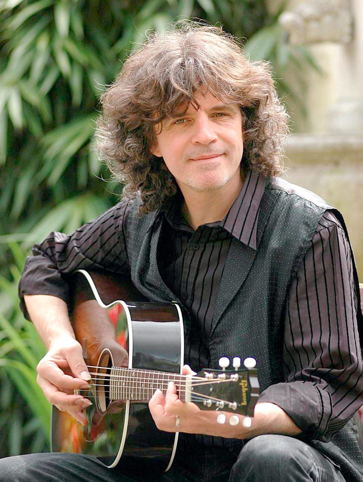 Internationally known guitarist to perform in Coyle | Peninsula Daily News