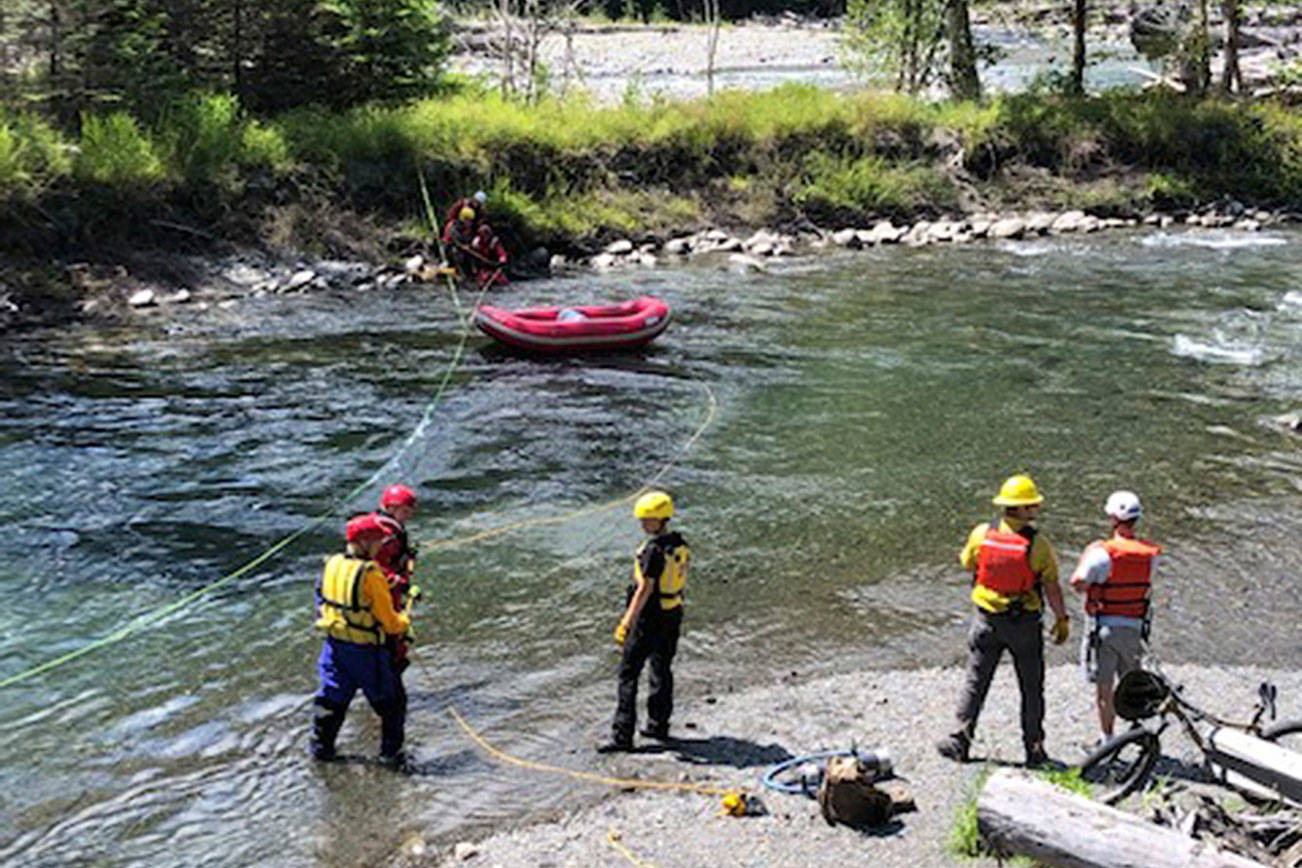 Man rescued after being swept down Elwha River | Peninsula Daily News