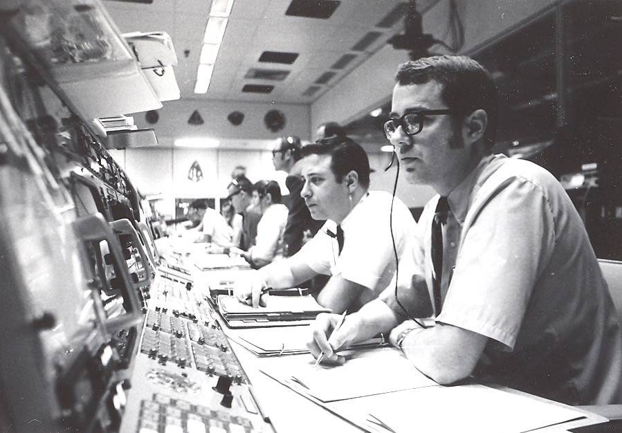 From Mission Control to the moon: Sequim resident to recount milestone ...