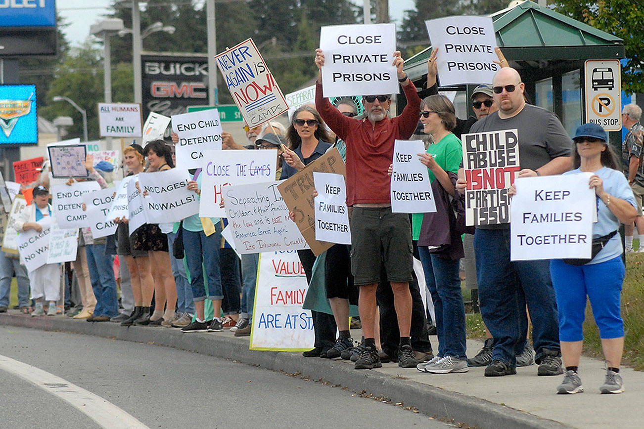 PHOTO: Protest for ‘Lights of Liberty’ | Peninsula Daily News
