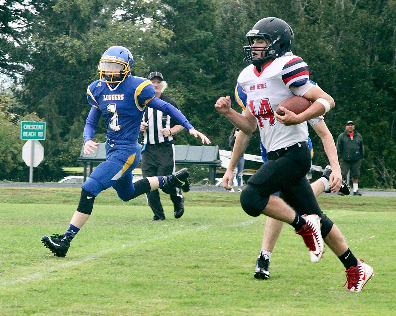 PREP FOOTBALL: Neah Bay powers past Crescent | Peninsula Daily News