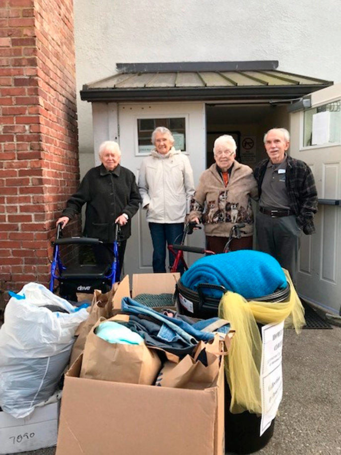 Resident council of Avamere collects clothes for the homeless ...