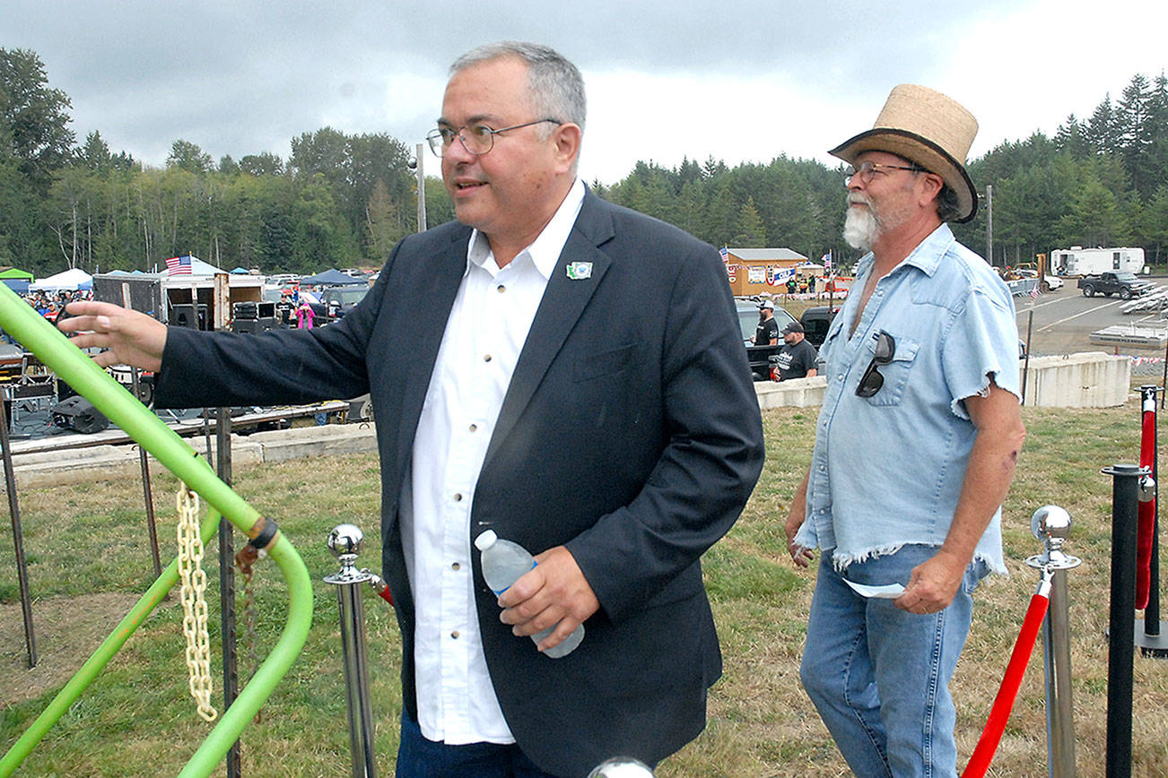 Culp takes the stage | Peninsula Daily News