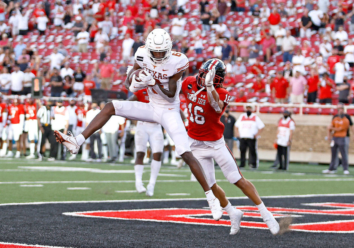 COLLEGE FOOTBALL ROUNDUP: No. 8 Texas rallies, beats Texas Tech 63-56 ...