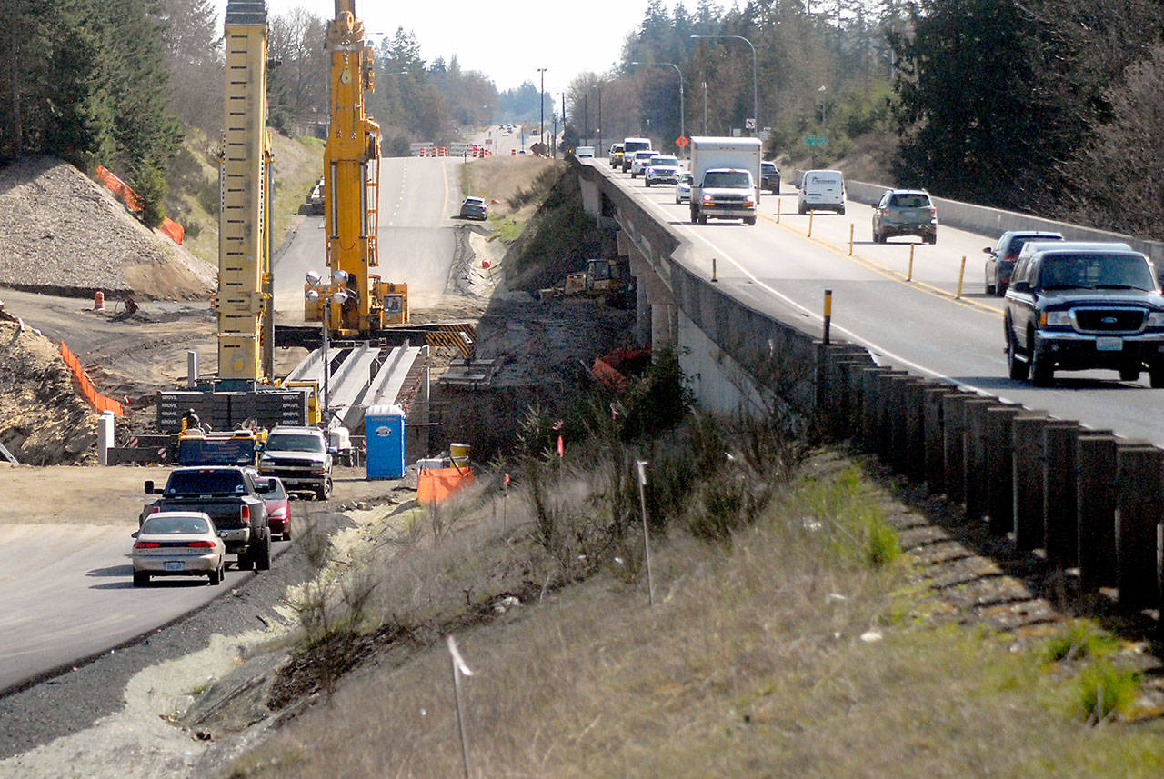 Bridges under construction on U.S. Highway 101 | Peninsula Daily News