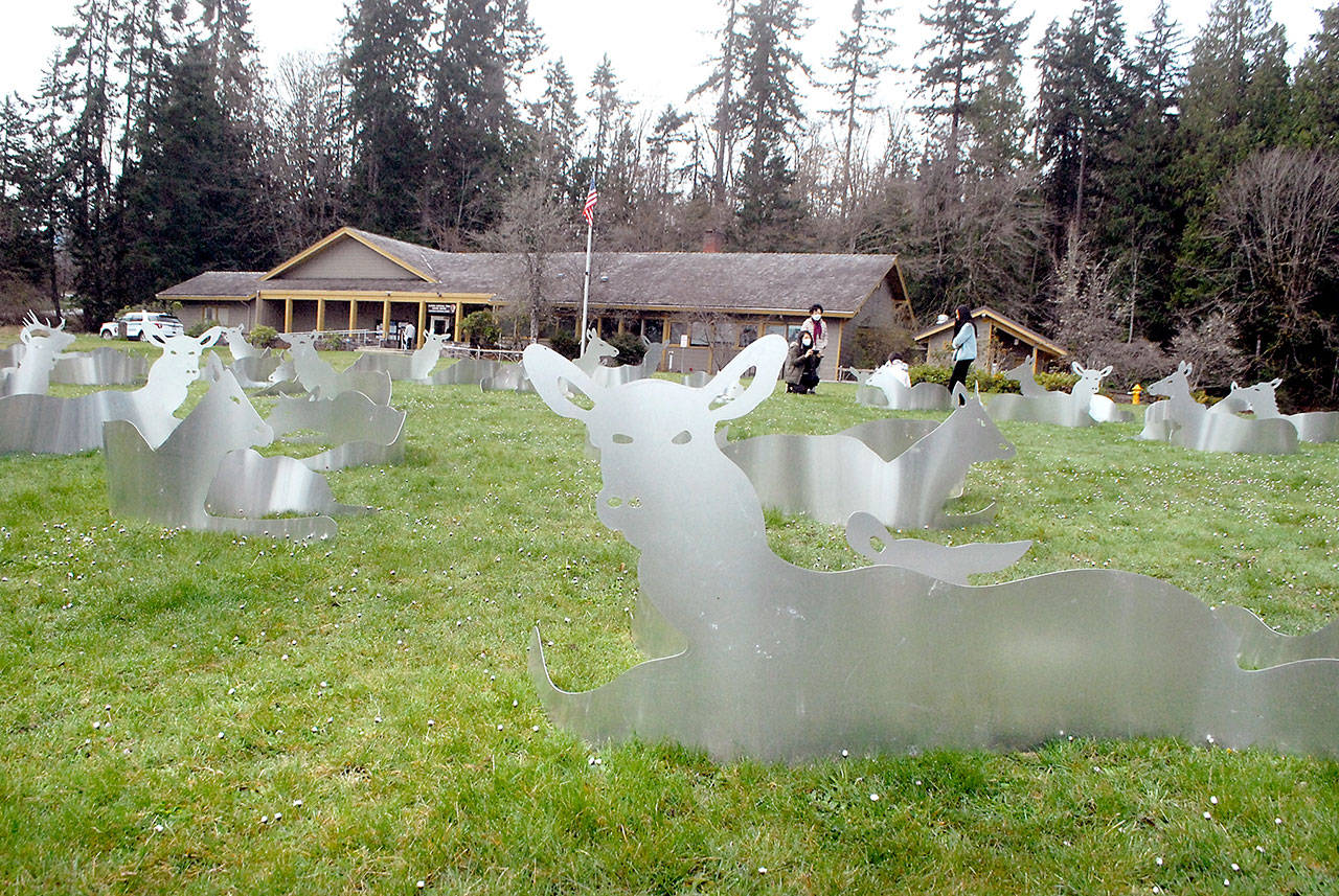 Aluminum elk | Peninsula Daily News