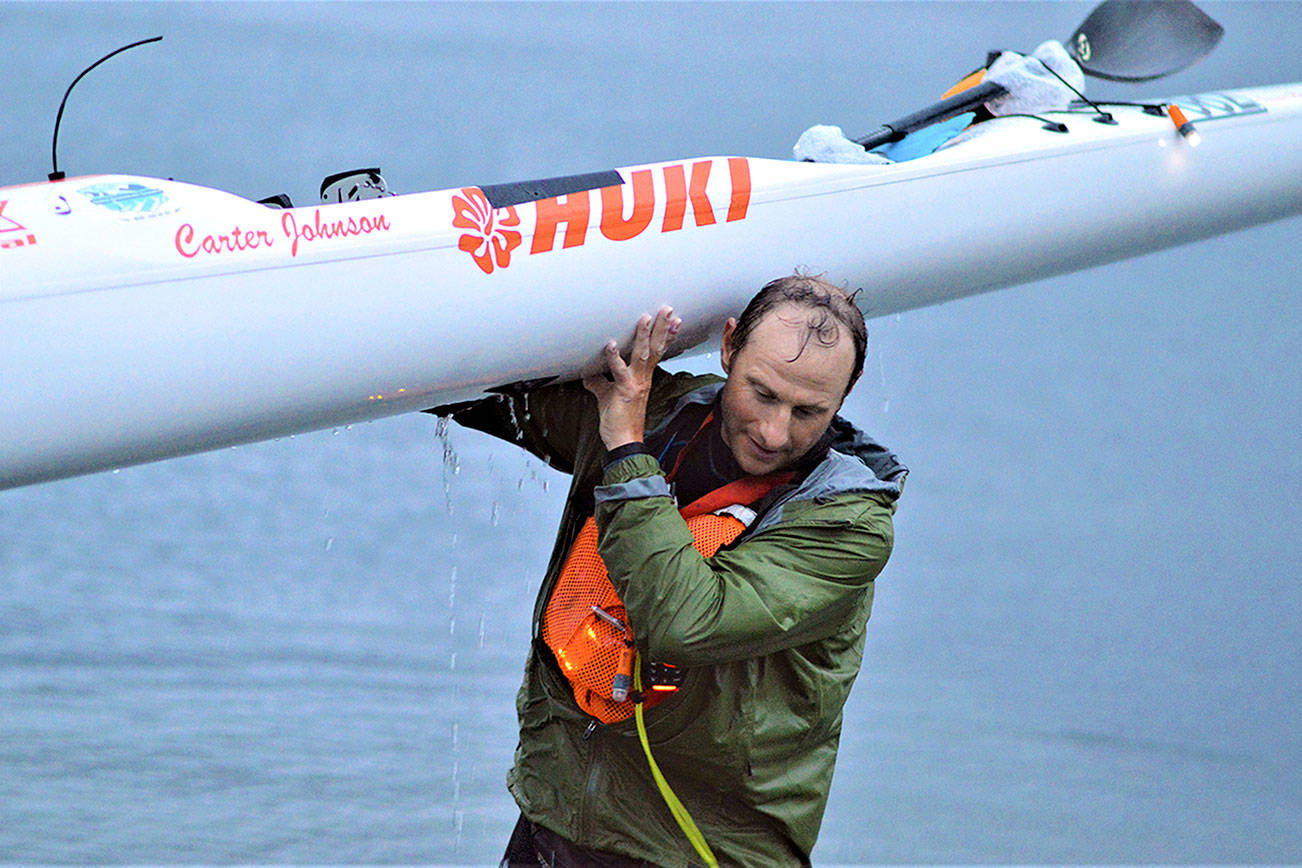 Kayaker slices from Tacoma to PT to win race | Peninsula Daily News