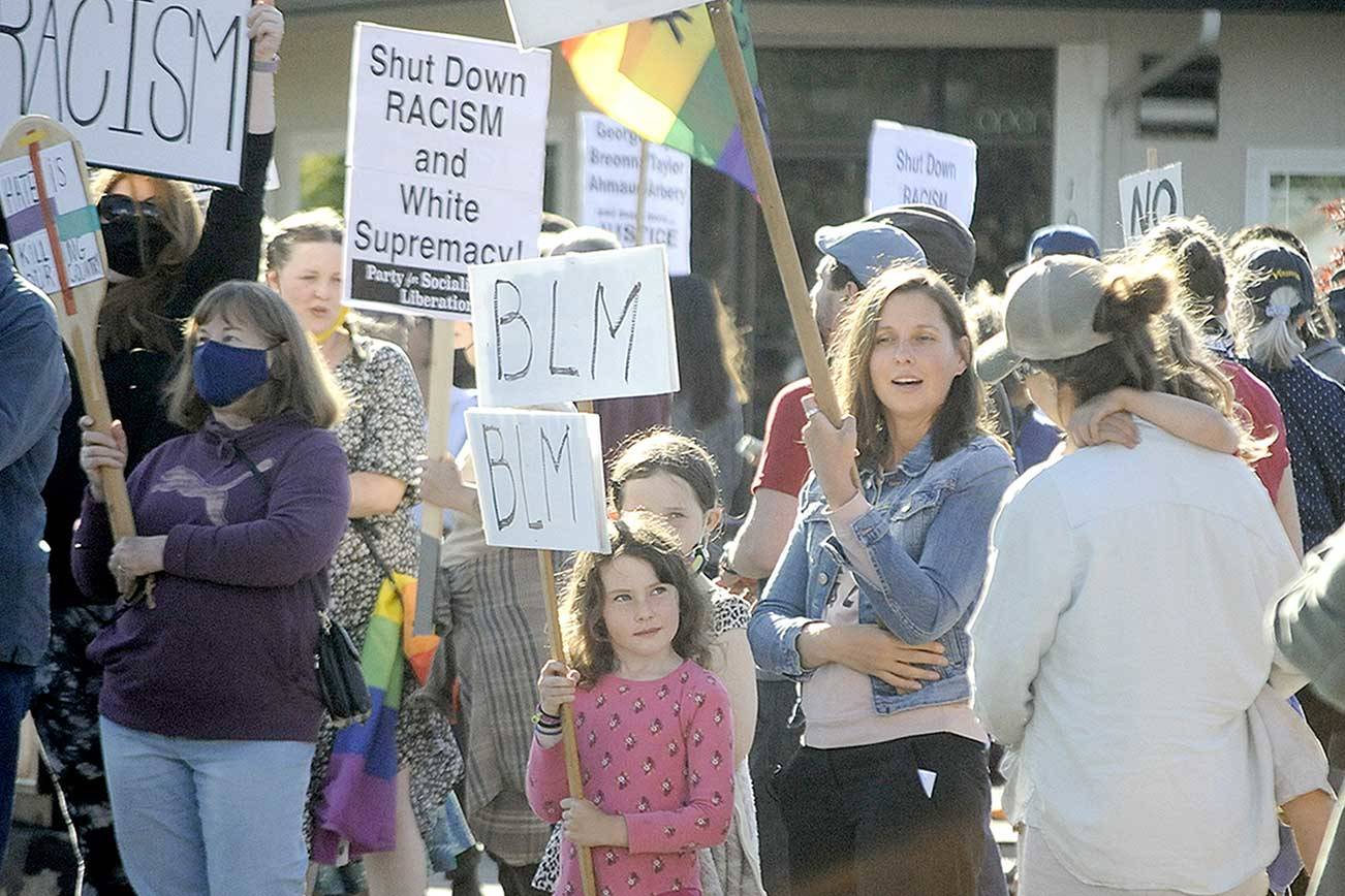 Alleged racial incident draws 140 to rally | Peninsula Daily News