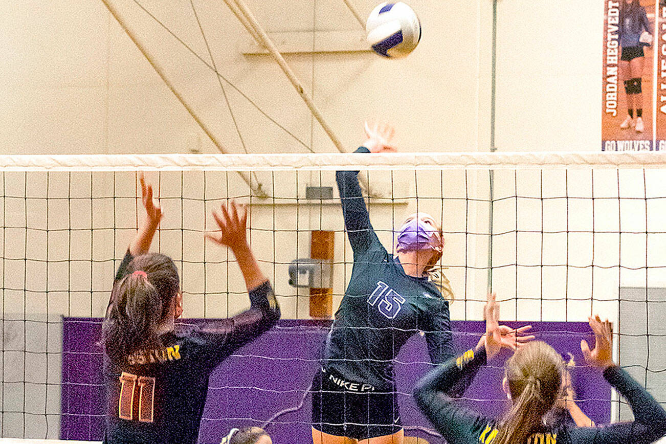 PREP SPORTS: Sequim volleyball begins league tournament with win ...