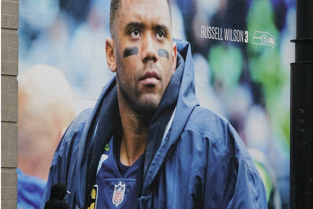 PIERRE LaBOSSIERE COLUMN: End of an era for the Seahawks | Peninsula ...