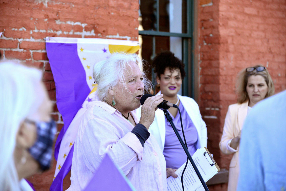 Transgender proclamation draws hundreds to meeting | Peninsula Daily News