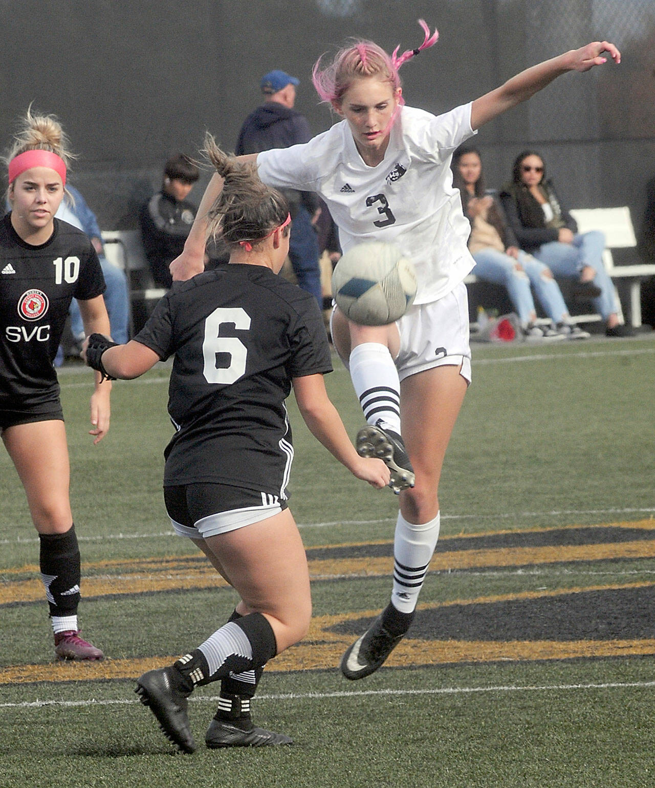 COLLEGE SOCCER: Peninsula men win North; women remain perfect ...