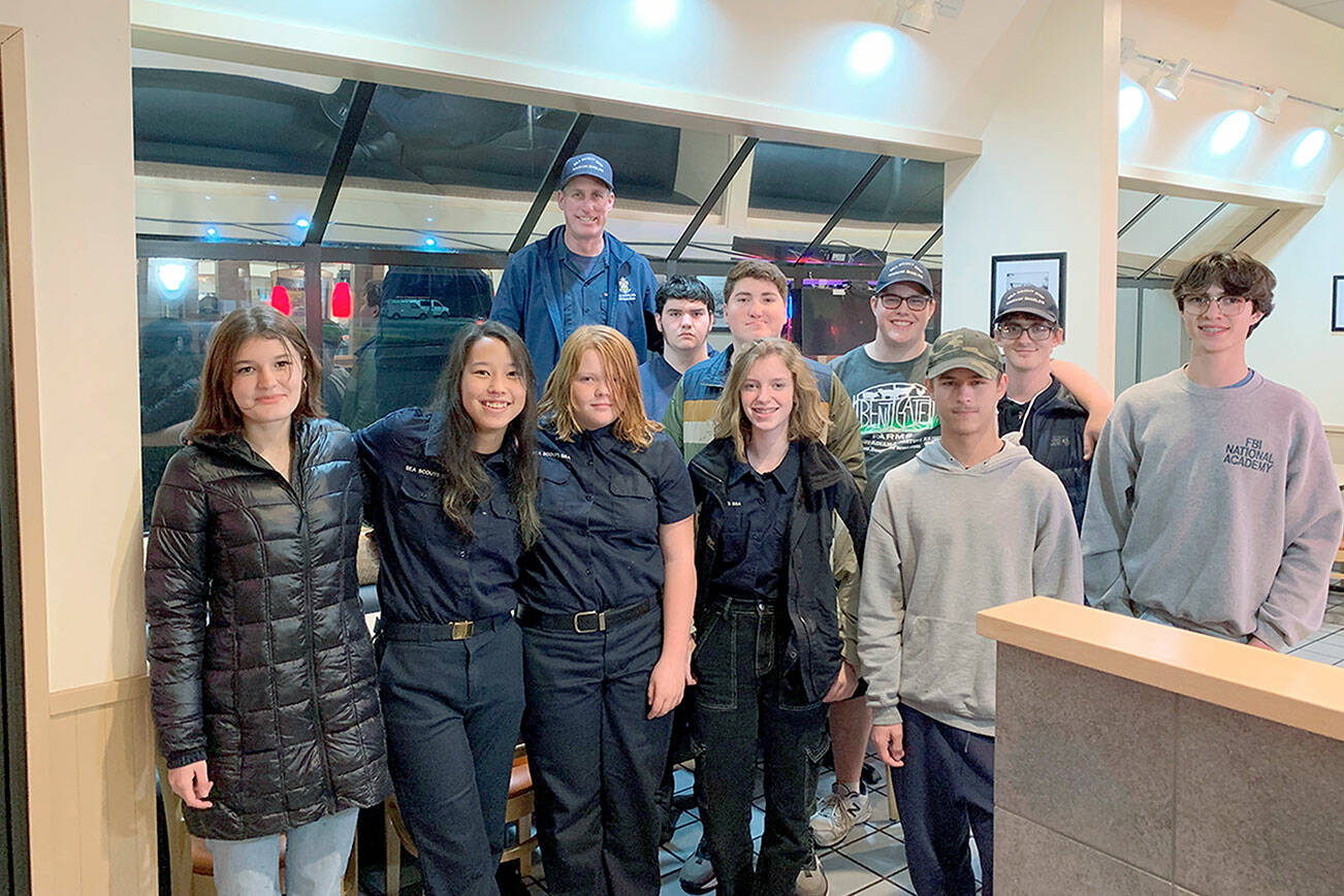 Sea scouts serve | Peninsula Daily News