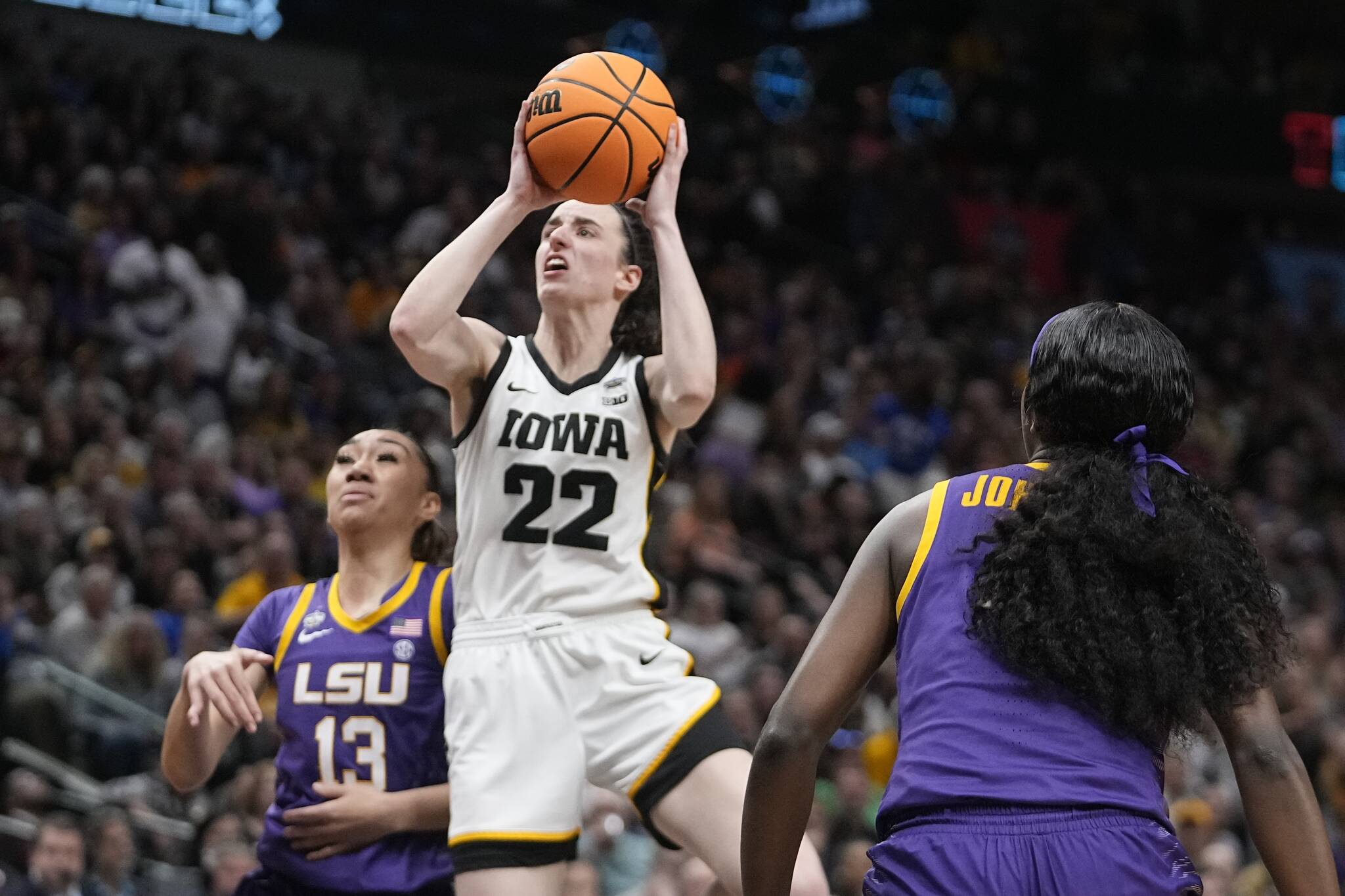 WOMEN’S NCAA: LSU beats Iowa, Clark to win first national championship ...
