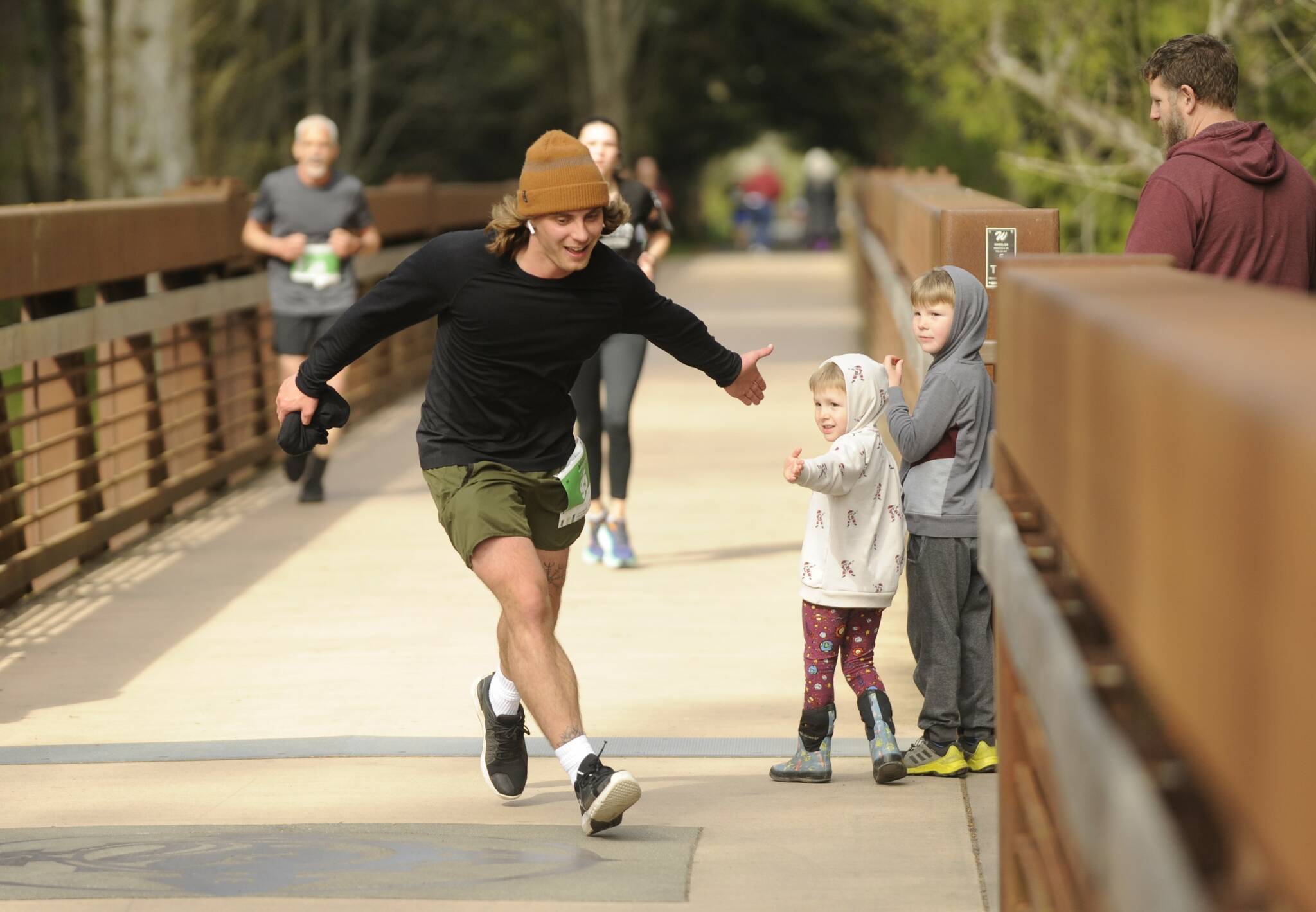 RUN THE PENINSULA: Sequim Bridge Run boasts ideal conditions for 300 ...
