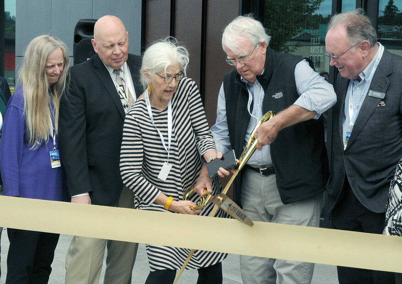 Dazzling performances | Peninsula Daily News