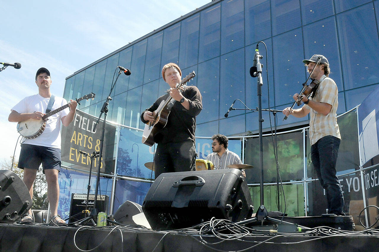 Dazzling performances | Peninsula Daily News