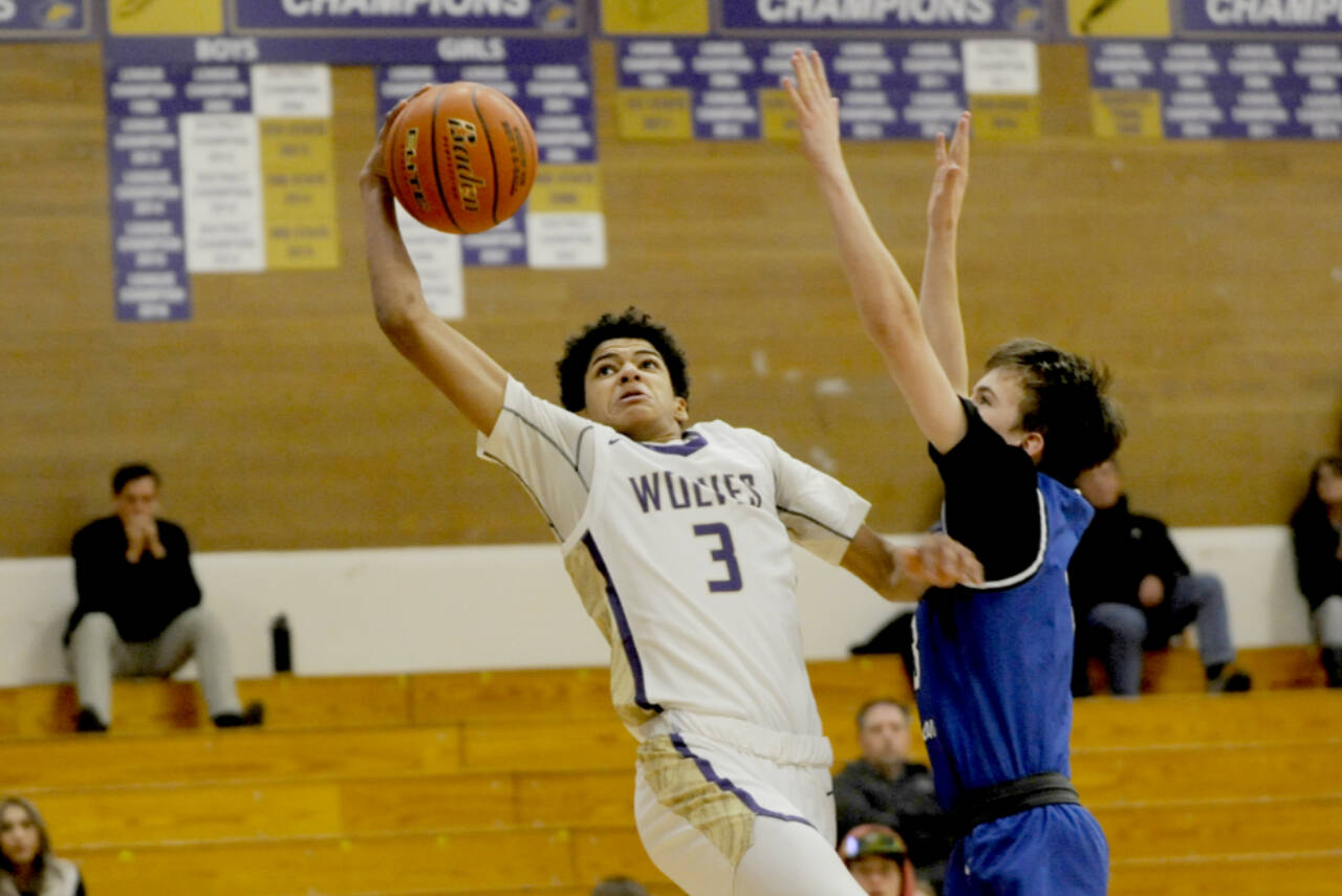 BOYS BASKETBALL: Sequim’s Keenan Green, Lars Wiker shoot well in win ...