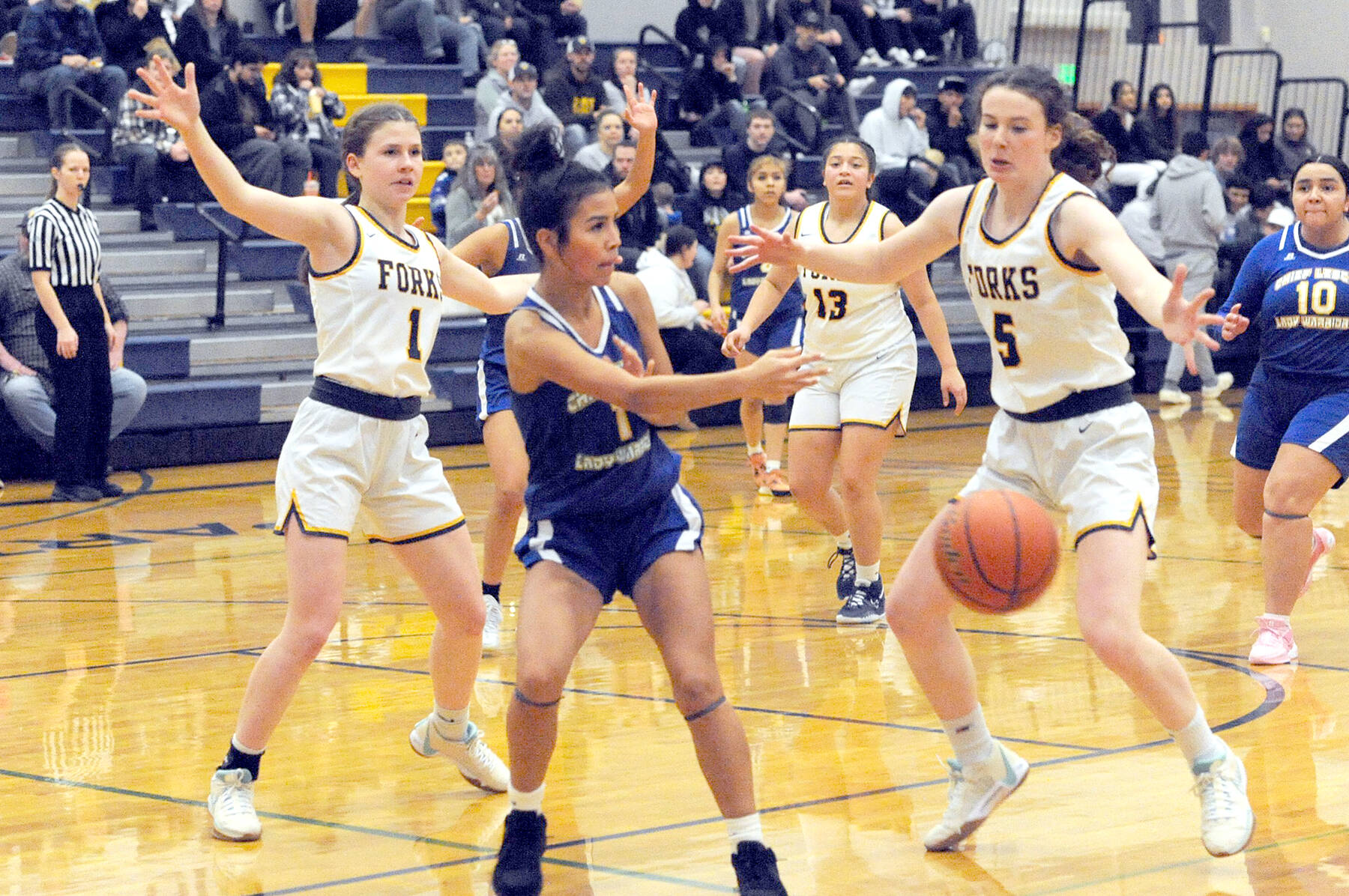 PREPS: Forks girls basketball heats up on home floor | Peninsula Daily News
