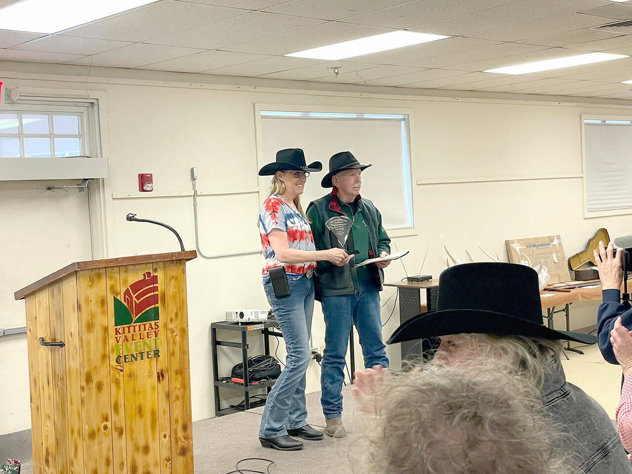 HORSEPLAY: Peninsula man wins BCHW Diamond award | Peninsula Daily News