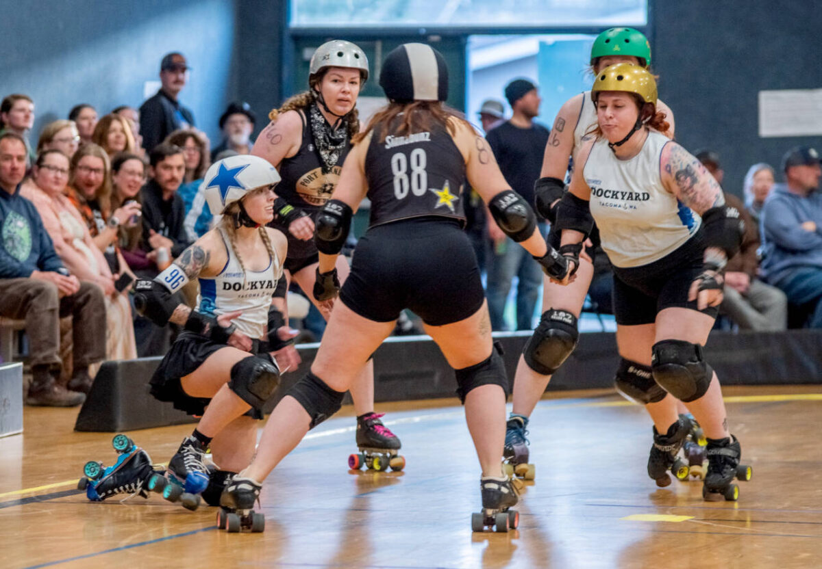 ROLLER DERBY: Port Scandalous Scandals’ second bout narrows point gap | Peninsula Daily News