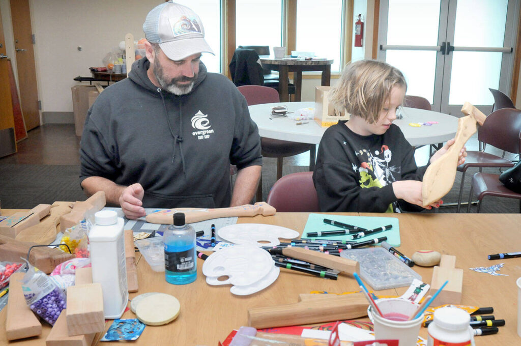 Canoe paddle crafts | Peninsula Daily News