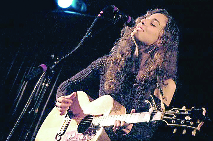 WEEKEND: Troubadour to make stop in Coyle | Peninsula Daily News